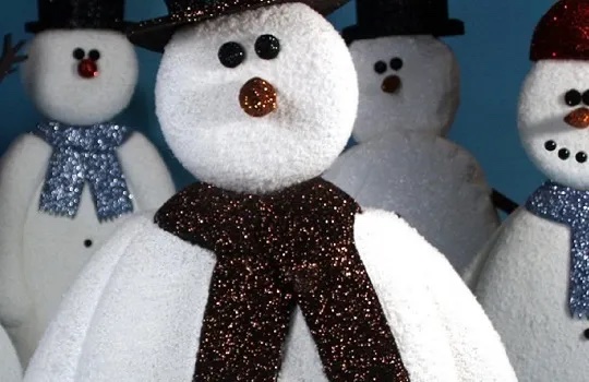 Foam Snowman Decoration | We build snowmen in many sizes and shapes ...