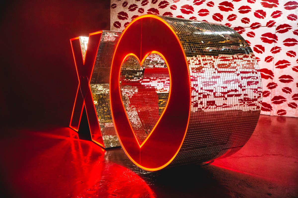 Selfie Background 3D Letters Projects and Examples Gallery - WhiteClouds