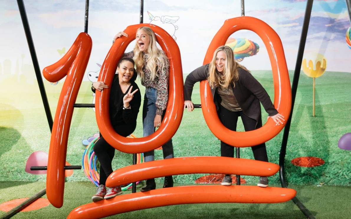 Selfie Background 3D Letters Projects and Examples Gallery - WhiteClouds