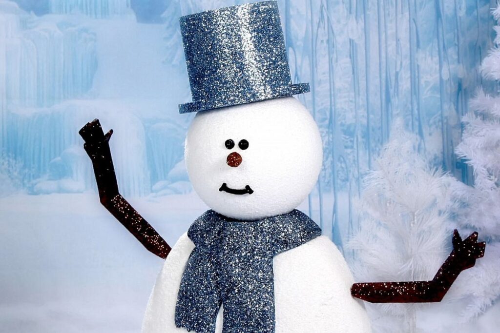 Foam Snowman Decoration | We build snowmen in many sizes and shapes ...