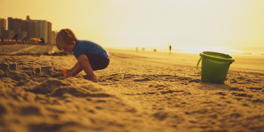 Fun in the Sun: 50 Tips to Maximize Family Beach Days - WhiteClouds