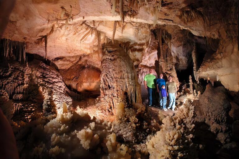 Top 10 Most Spectacular Caves in the United States - WhiteClouds
