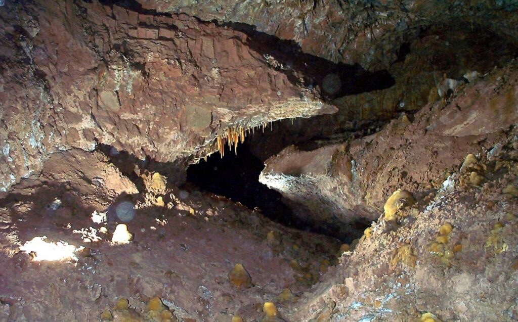 Top 10 Largest Caves in the United States - WhiteClouds