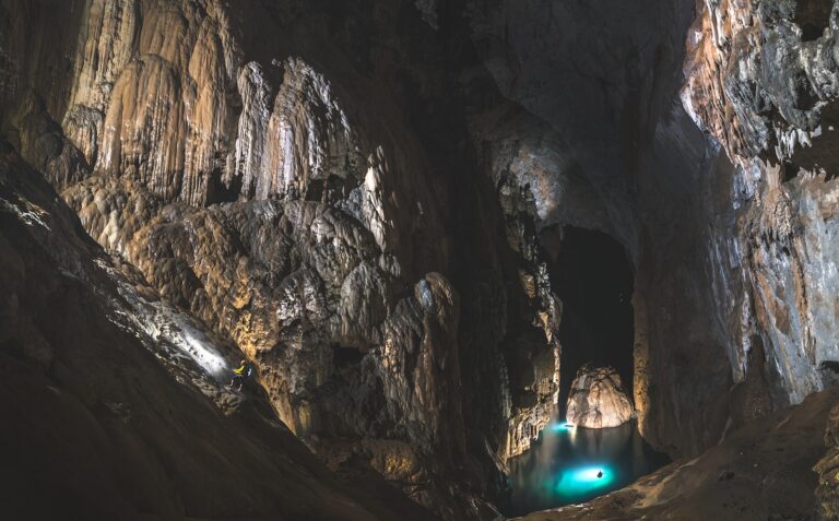 Top 10 Largest Caves in the World - WhiteClouds