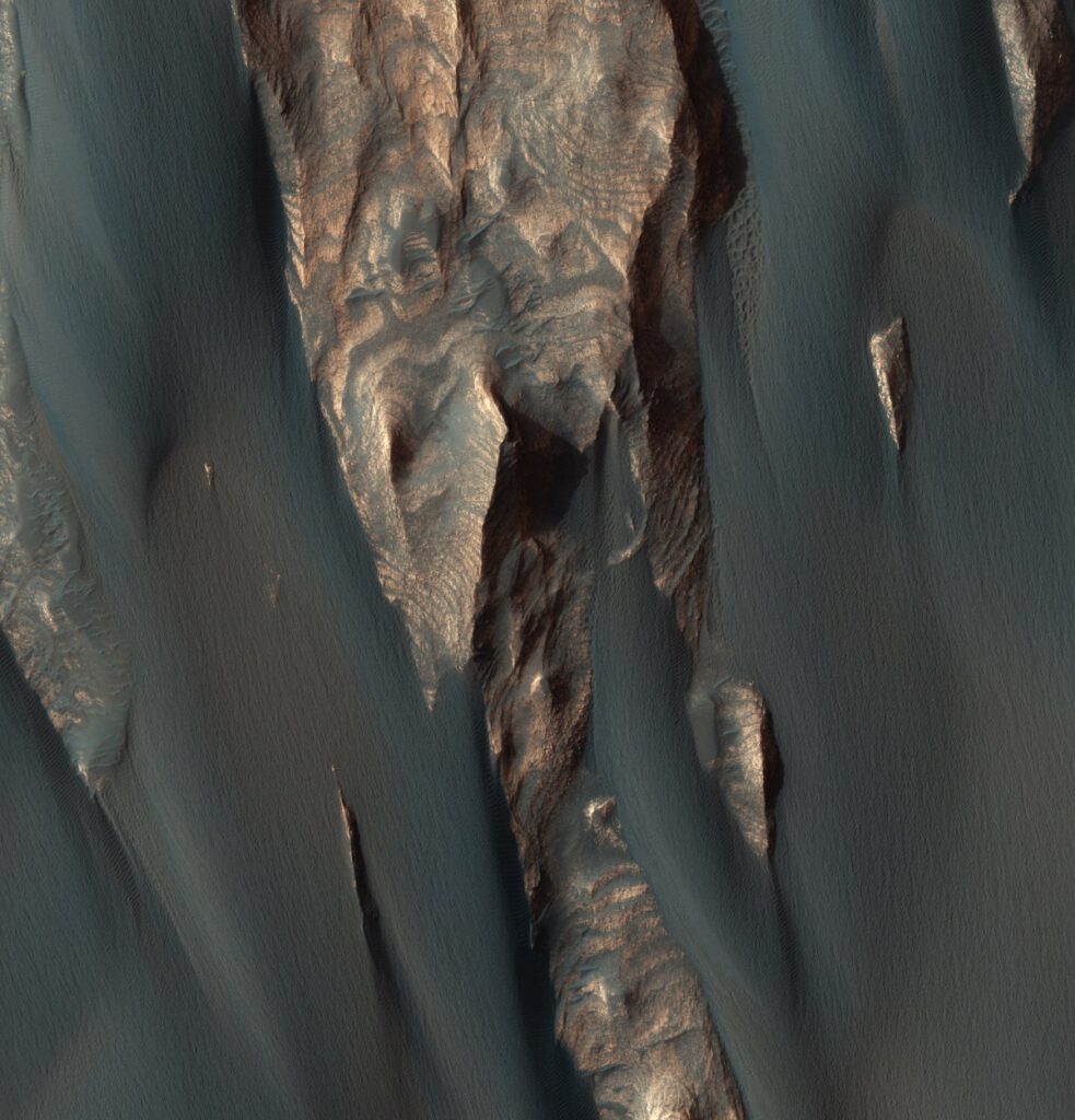Ganges Chasma - WhiteClouds