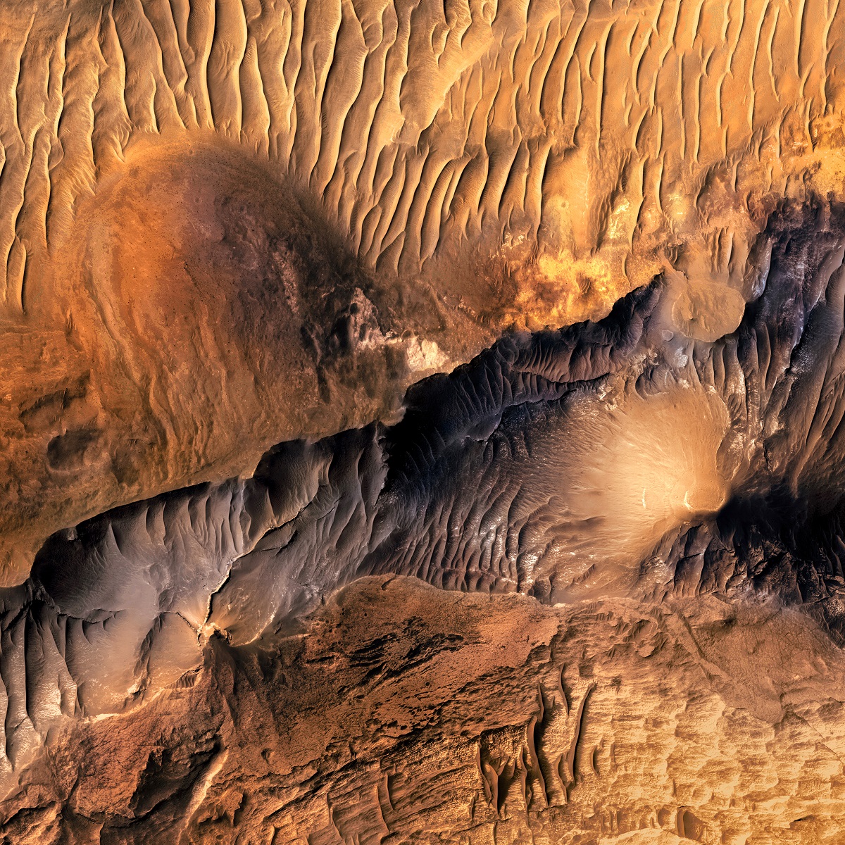 Hebes Chasma - WhiteClouds