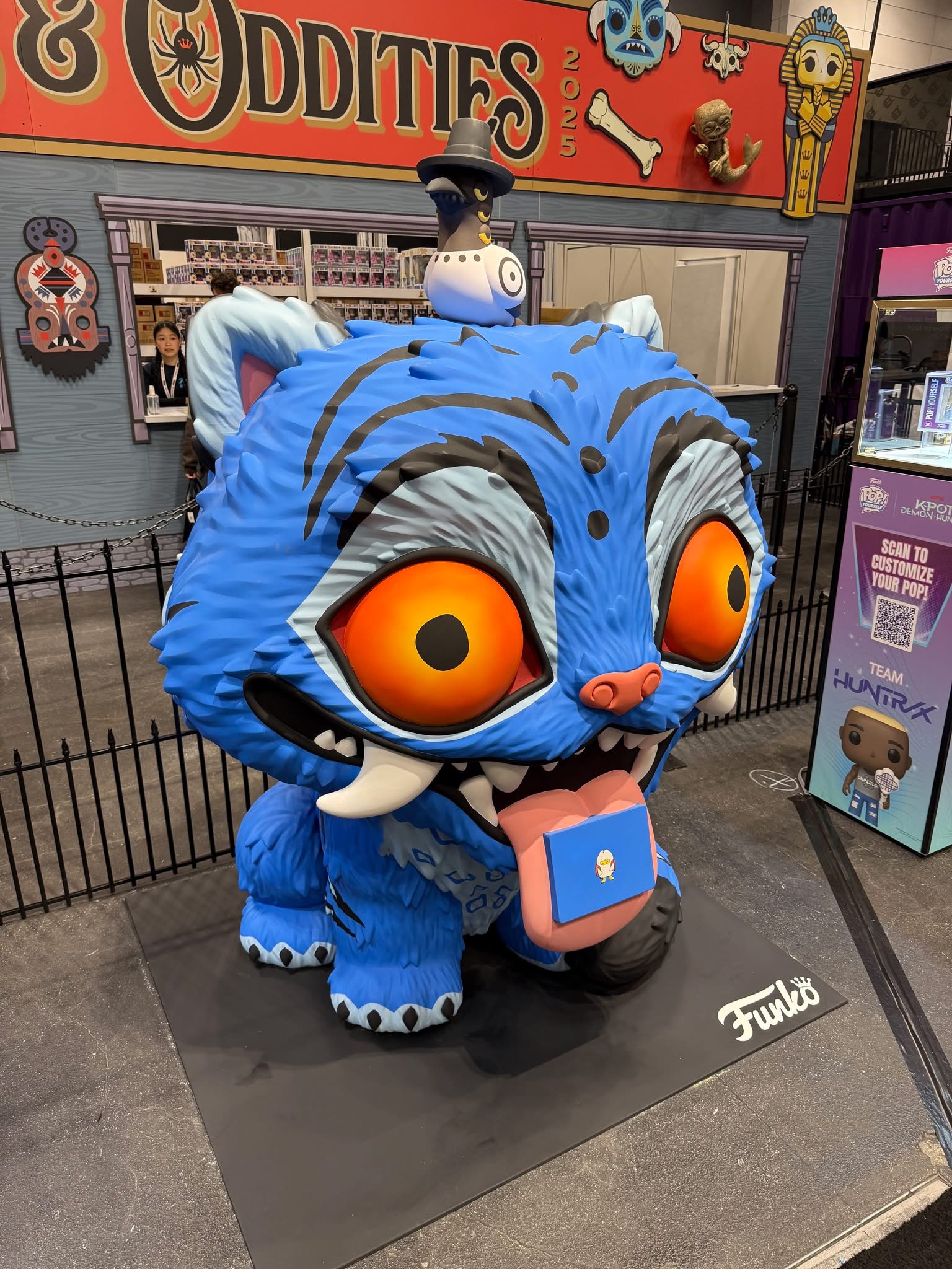 Funko Pop Statue at New York Comic Con - WhiteClouds